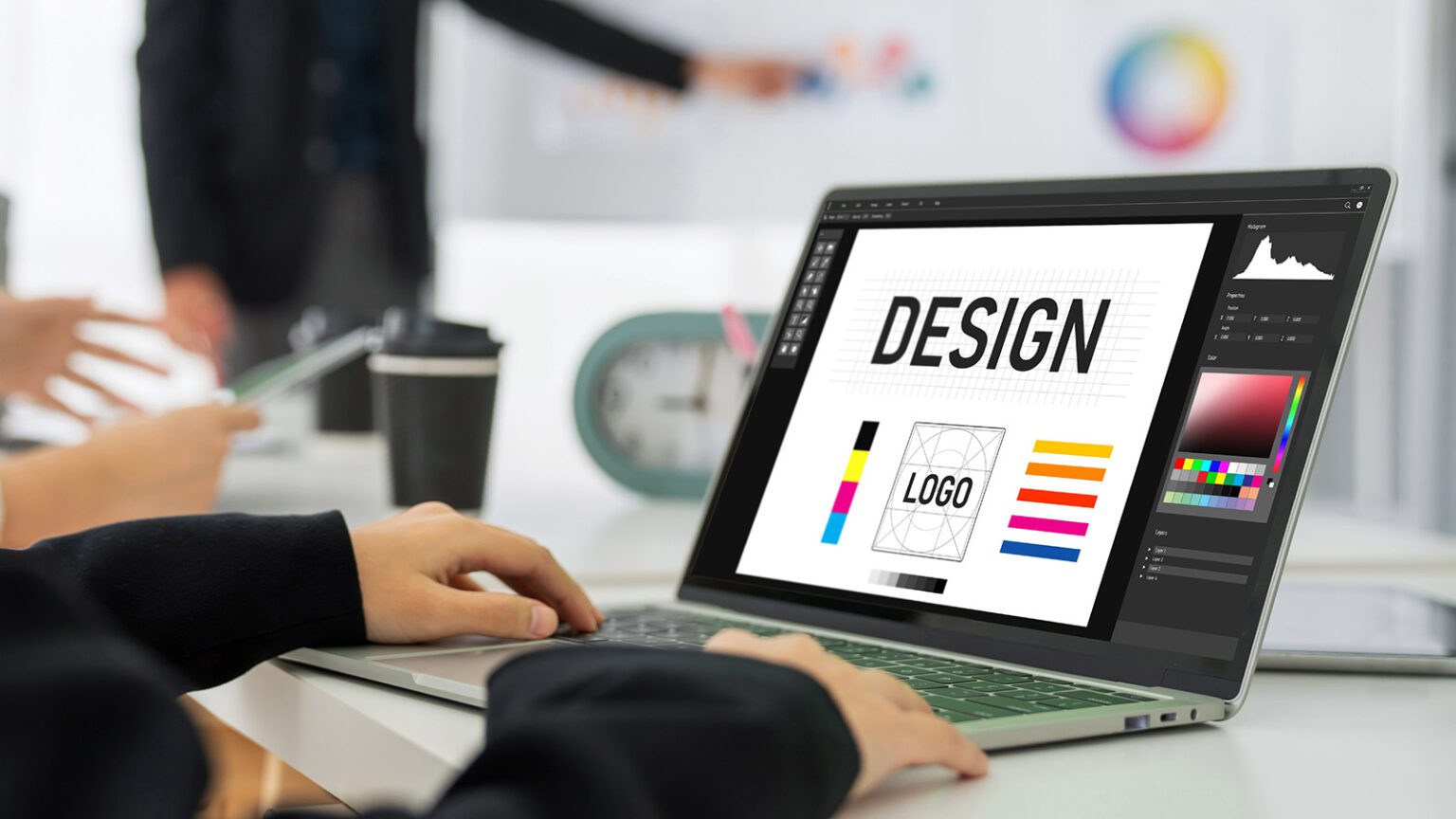 Digital Art vs Graphic Design: Similarities, Differences